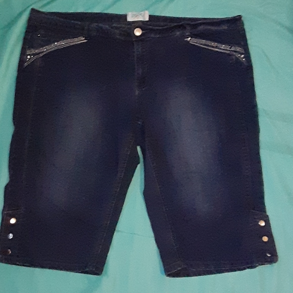 one 5 one | Jeans | One 5 One Demin Capri 22w | Poshmark